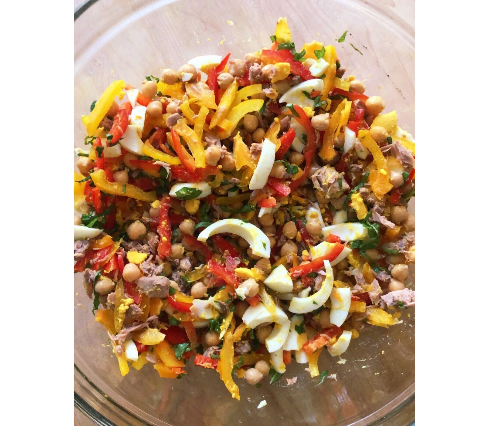 Insalata di Ceci e Tonno (Tuna, Chickpea & Egg Salad)